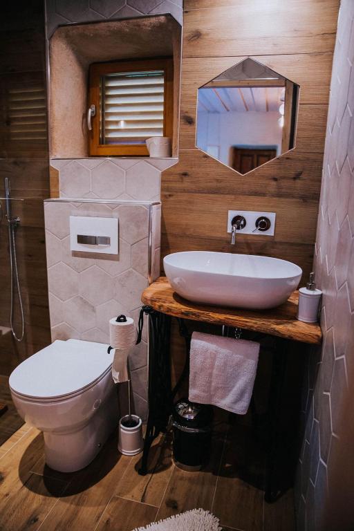 Sleeping with bees - Tourist farm Muha, Grosuplje (updated prices 2025)