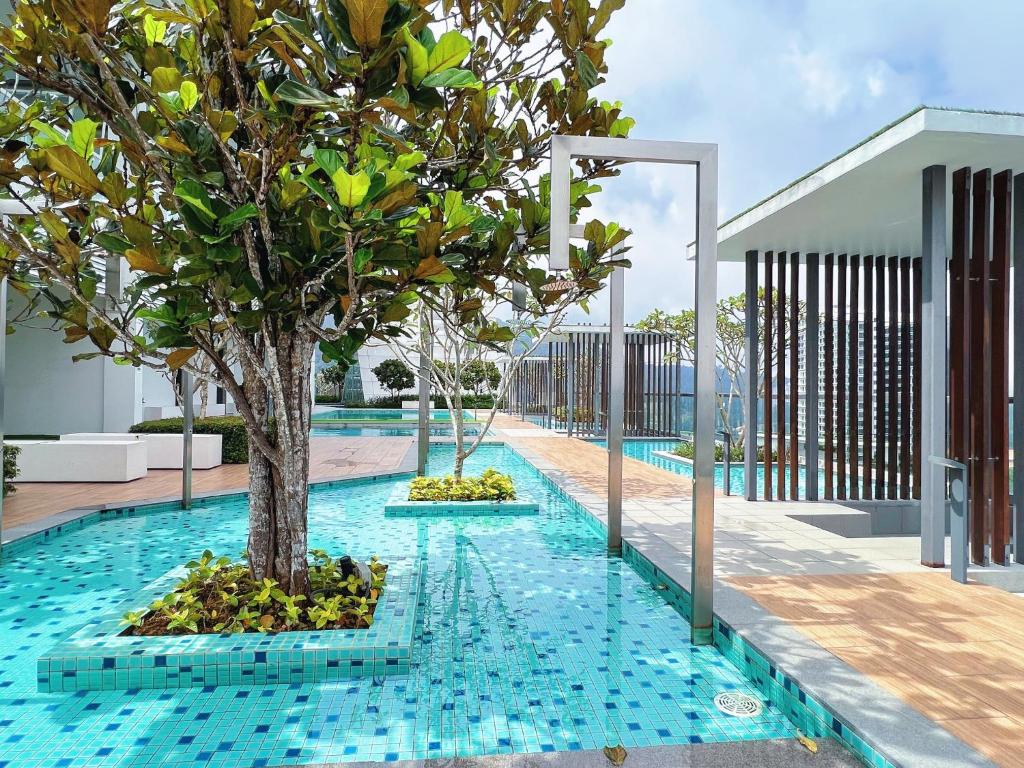 8pax 2 Car Parks at Genting Windmill Upon Hills, Genting Highlands ...