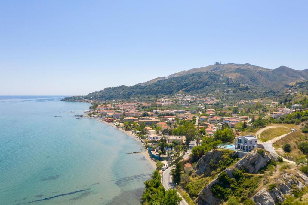 Venetico Beachfront Apartments & Suites - Sea View Suite, Argassi ...