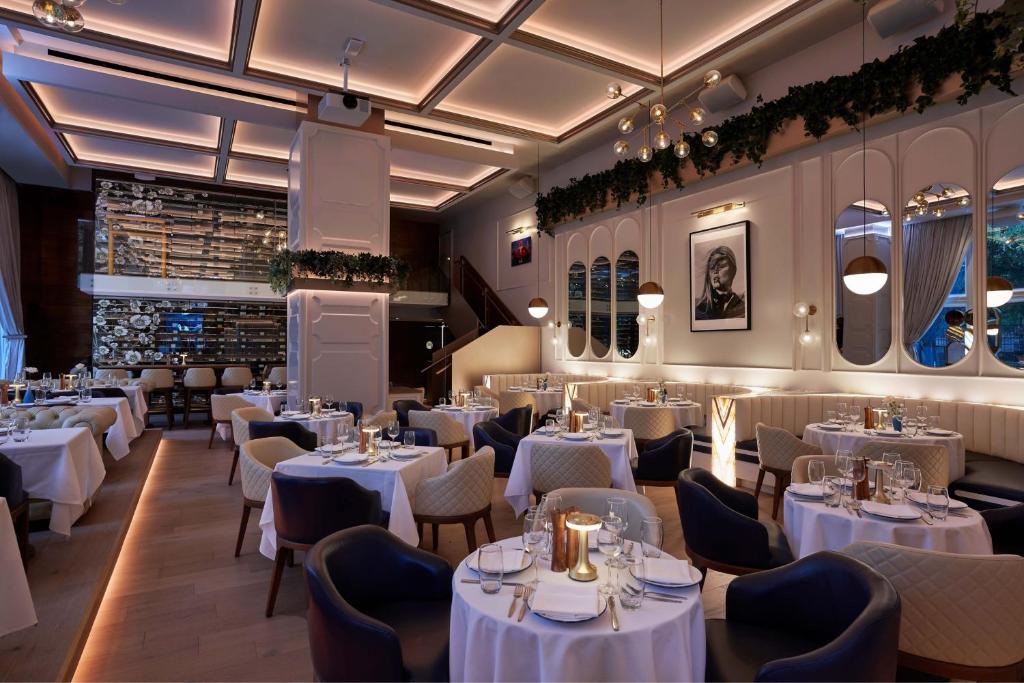 W Dallas, Dallas (updated prices 2025)