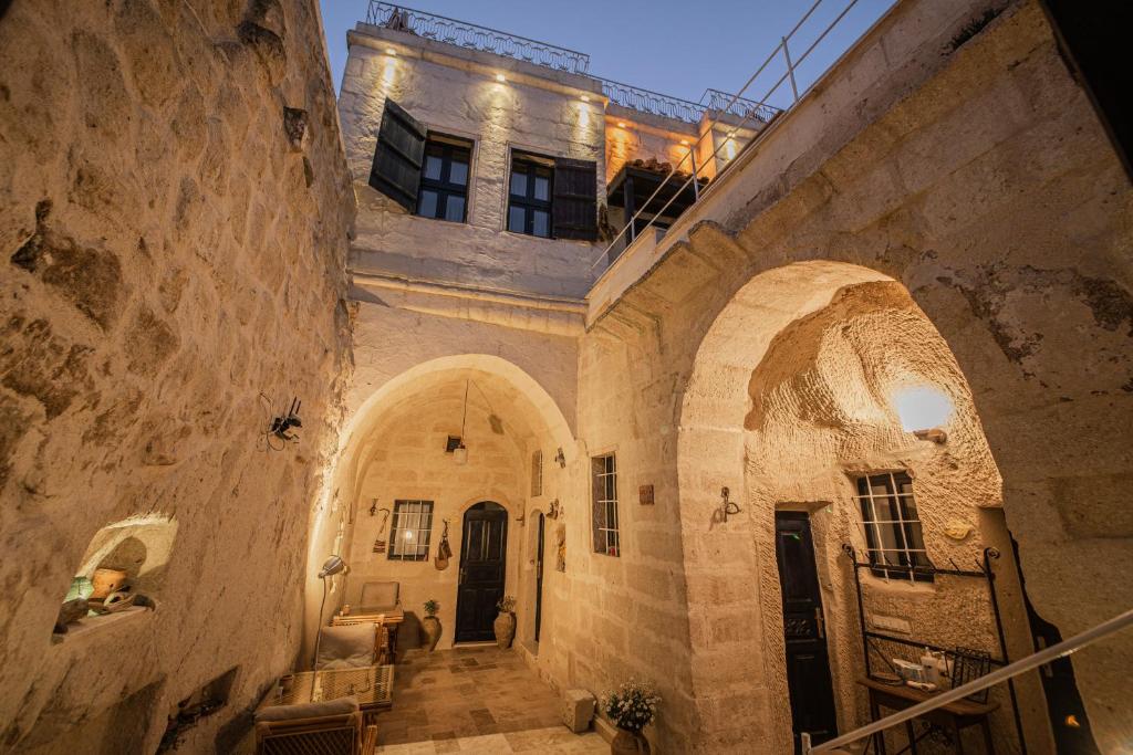 Limon Cave House - Turkey