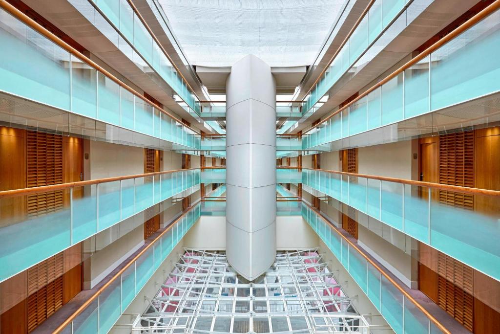 Sheraton Paris Charles de Gaulle Airport Hotel, Roissy-en-France ...