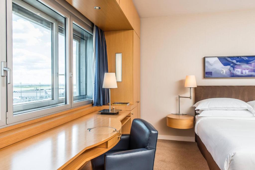 Sheraton Paris Charles de Gaulle Airport Hotel, Roissy-en-France ...
