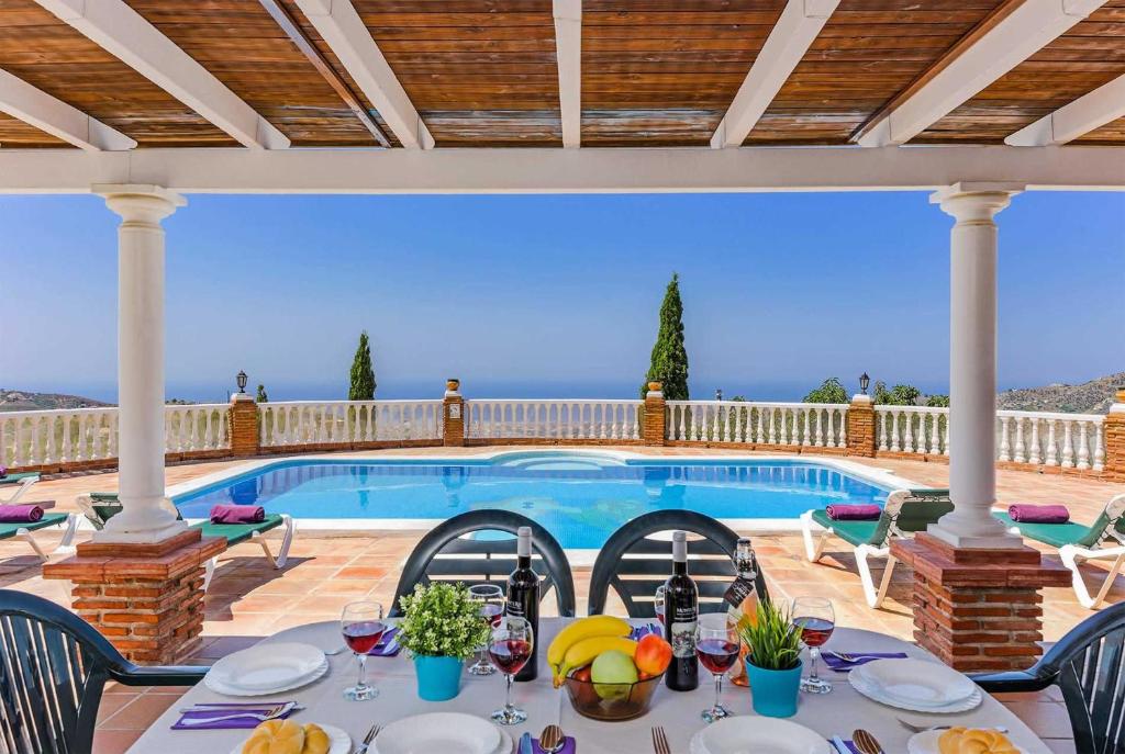 Mercedes Torrox Andalucia en Torrox