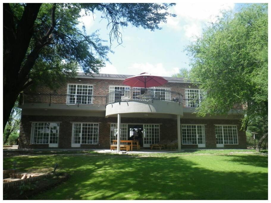 Fishing & Family Destination: Ski-inn River House. - South Africa