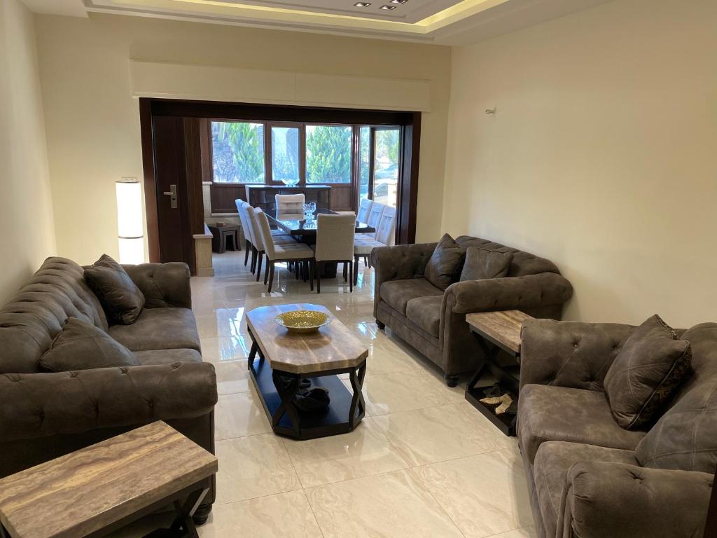 3-bedroom Ground floor house with indoor fireplace - Amman