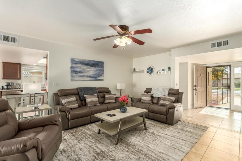 5 Bd/2 Ba/8 Bed/spa/golf/asu/sprngtrng/dwntwn Mesa - Mesa, AZ