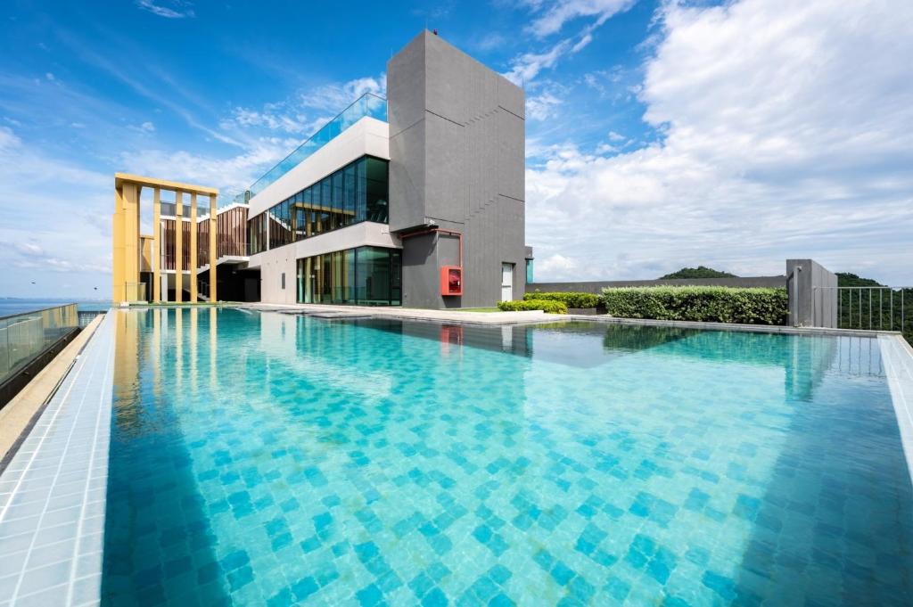 Aparthotel Hampton Deluxe Ocean Sriracha (Tajska Ban Fang Daeng ...