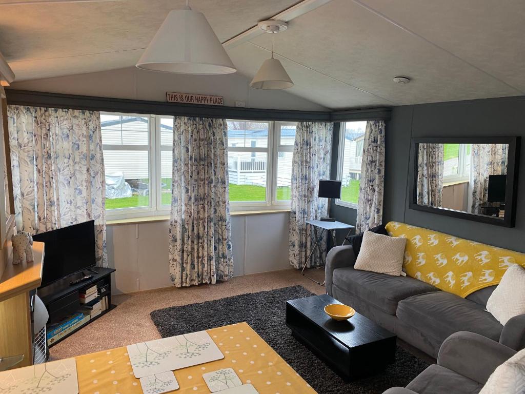 Lakeside, Chichester (updated prices 2026)