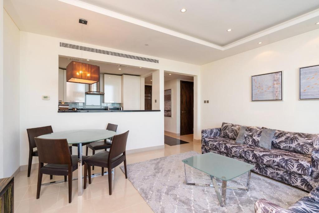 Royal Club By RVHR, Bonnington Residential Tower - JLT, Dubai (updated ...