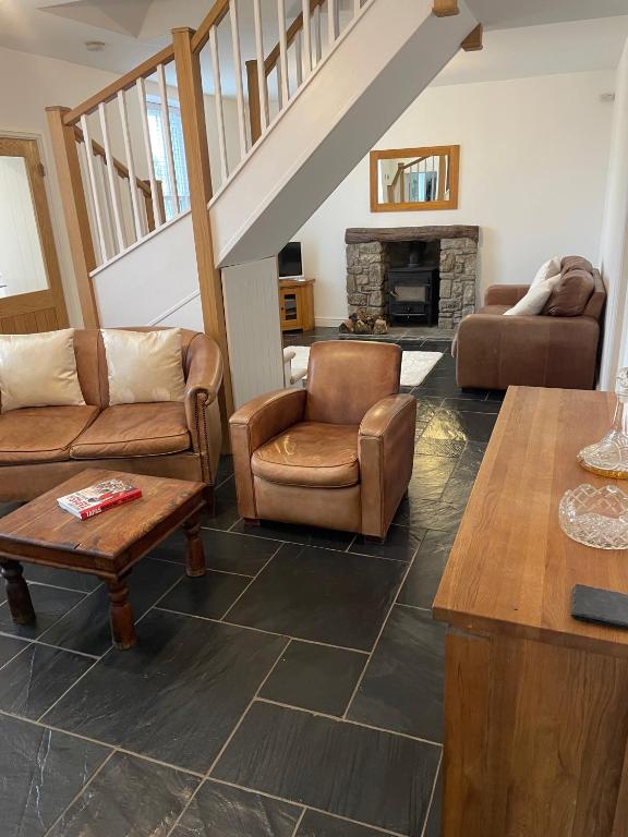 The House on the Common, Coity (updated prices 2025)