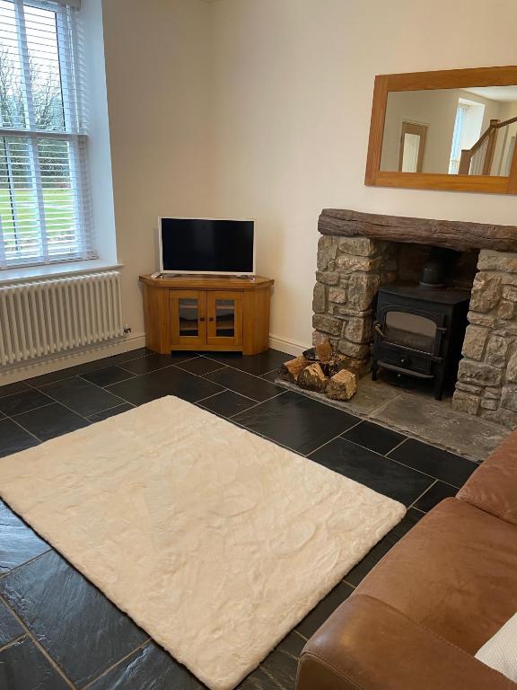 The House on the Common, Coity (updated prices 2025)