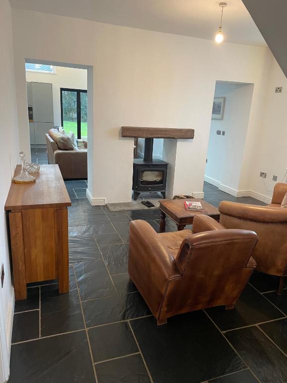 The House on the Common, Coity (updated prices 2025)