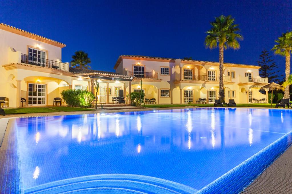 Atalaia Sol Aparthotel - tennis & heated pool in winter, Lagos (updated ...