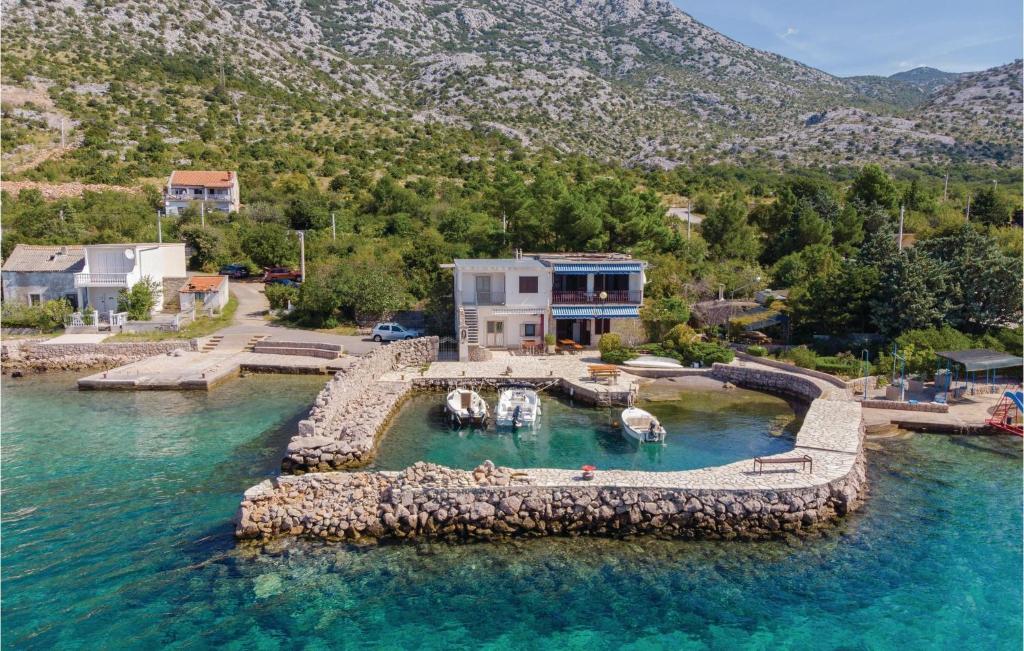 2 Bedroom Lovely Apartment In Ribarica, Ribarica (aktualisierte Preise ...