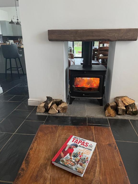 The House on the Common, Coity (updated prices 2025)