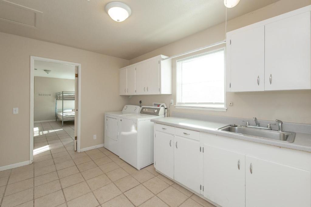 Seven Bluff Cabins, Concan (updated prices 2024)