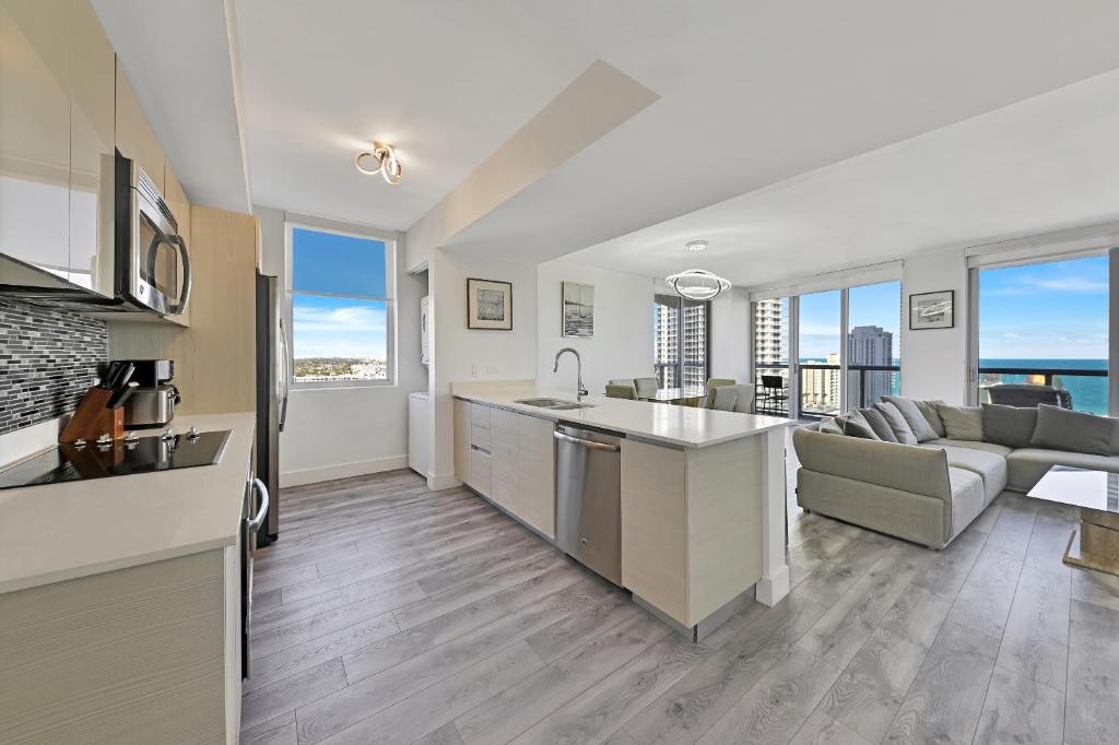 Three-Bedroom Beachwalk Resort Apartment, Hallandale Beach (updated ...
