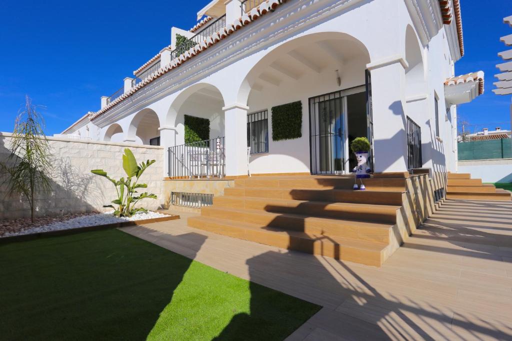 NIZA BEACH Holiday House 10PAX en Vélez-Málaga