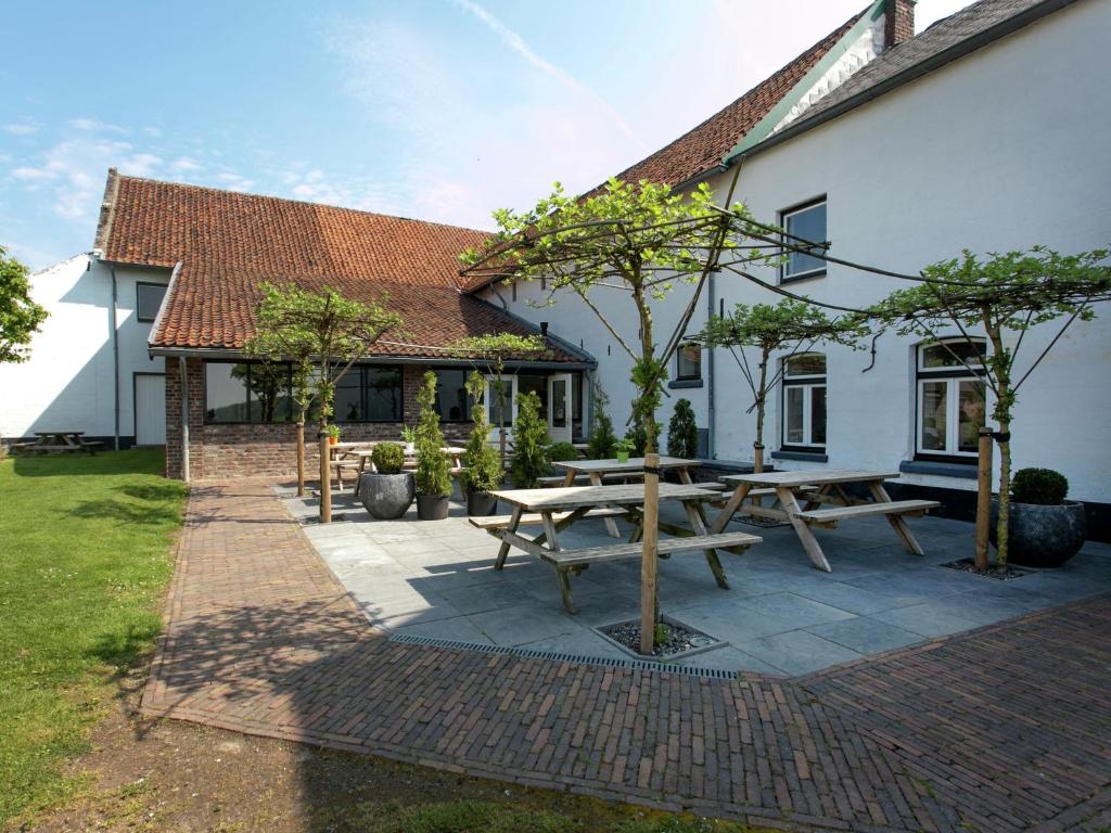 Vintage Farmhouse in Bemelen with Forest Near, Bemelen (tarifs ...