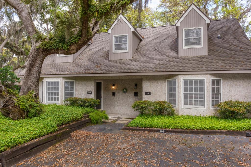 Oceanwood 109, Saint Simons Island (updated prices 2026)