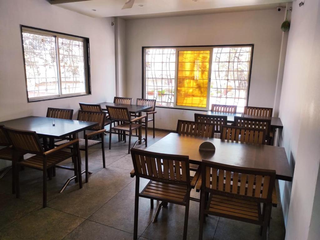 Hotel Manasi INN, Satara (updated prices 2025)