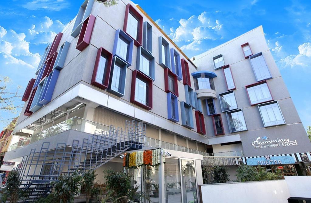 Humming Bird Hotel & Banquet, Anand (updated prices 2026)