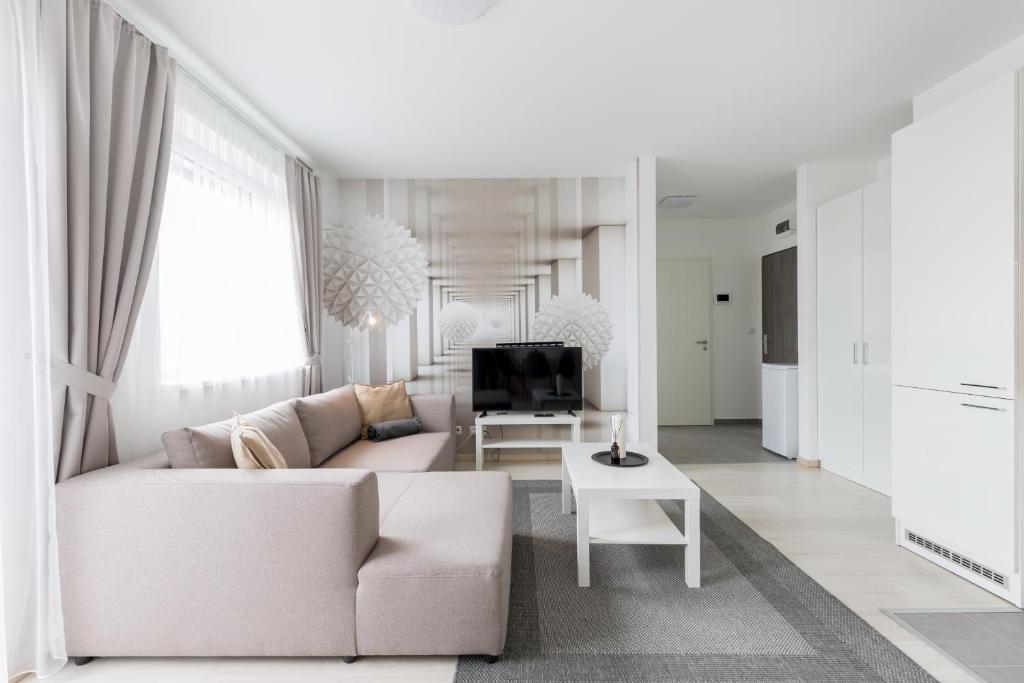 BUDAPEST DOWNTOWN RESIDENCES LEO - AC, ELEVATOR, TERRACE - SuiteTrails