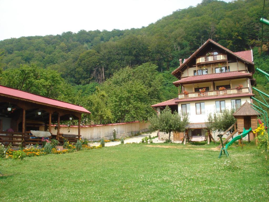 Casa din Salcami, Polovragi – Updated 2024 Prices