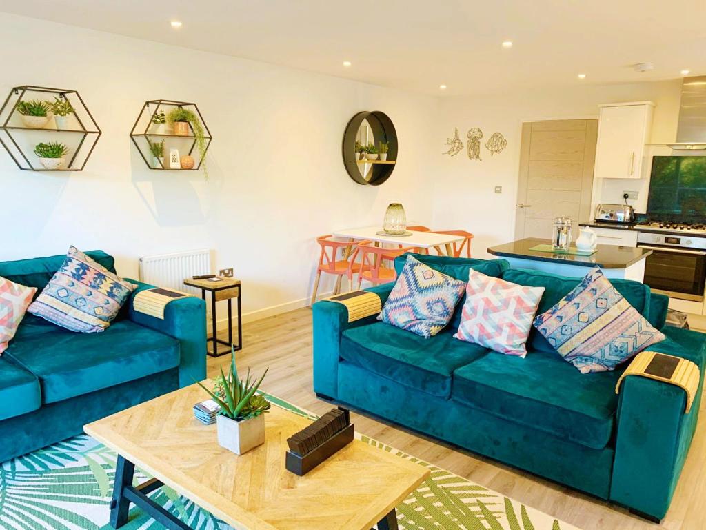 Waveside-Waterside with hot tubResort PoolGym, Padstow (updated prices ...