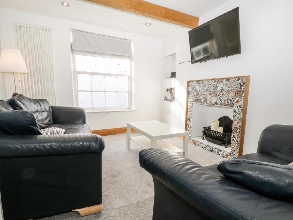 11A Church Street, Whitby (updated prices 2025)