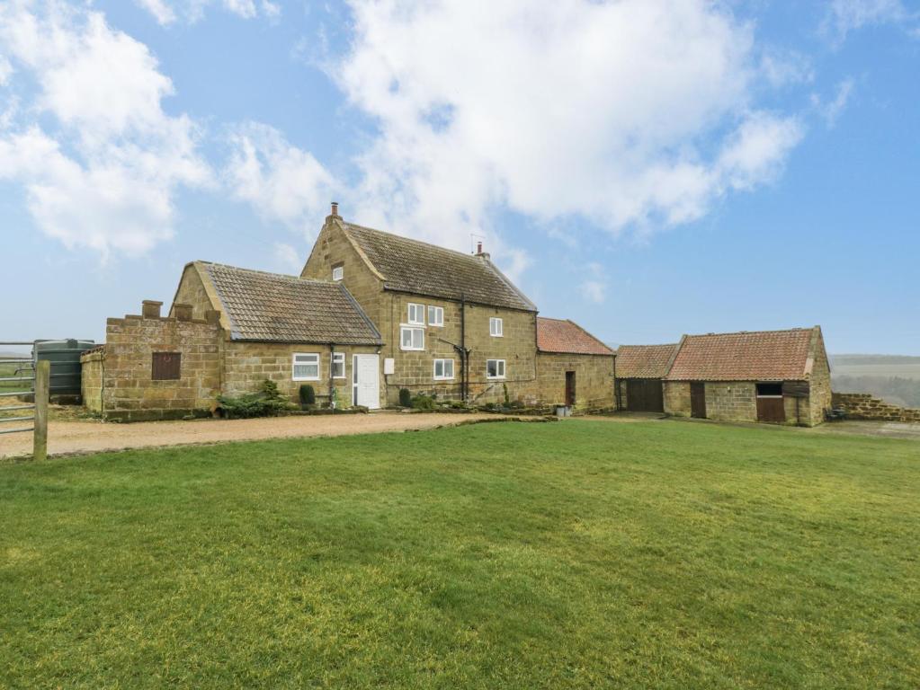 Tidkinhow Farm, Boosbeck (updated prices 2025)