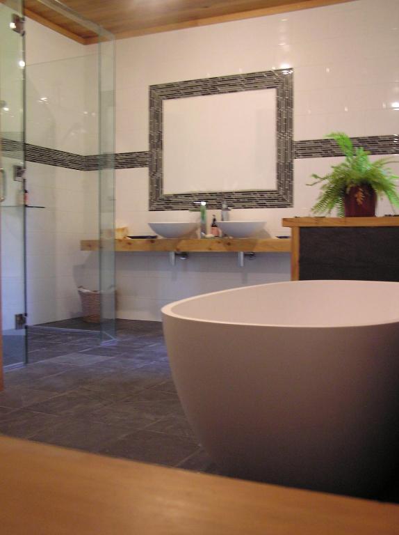 Ahaura Lodge & Waterwheel Farm Stay, Totara Flat (updated prices 2025)