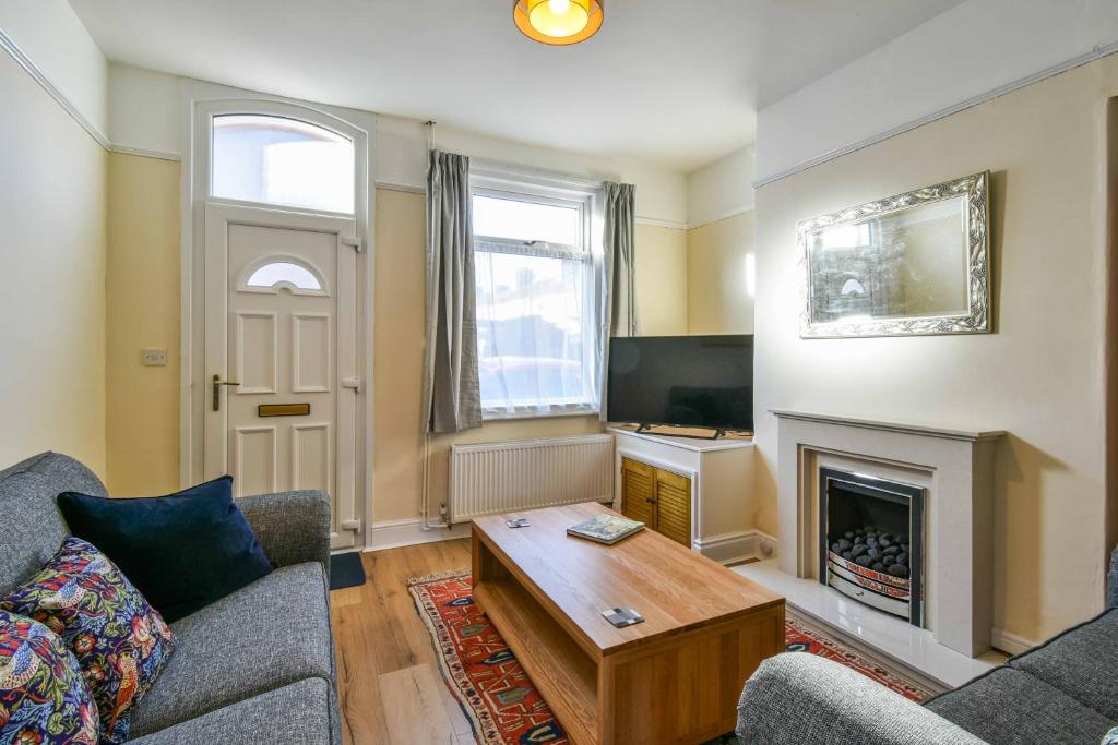 Bay Tree Cottage, York (updated prices 2025)