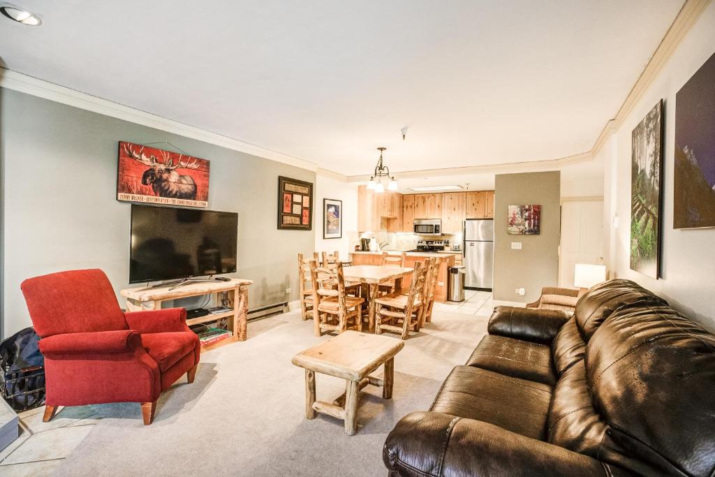 Village Chateau 1034 Falcon SuperChair Condo Great Location ...