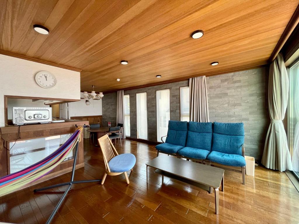 Hayama Ocean & Mt Fuji View -葉山 海を見渡す家-, Hayama (updated prices 2025)