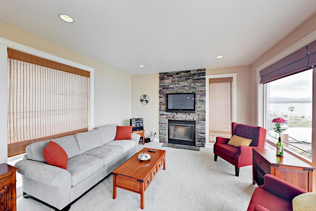 Bush Point Bliss, Freeland (updated prices 2025)