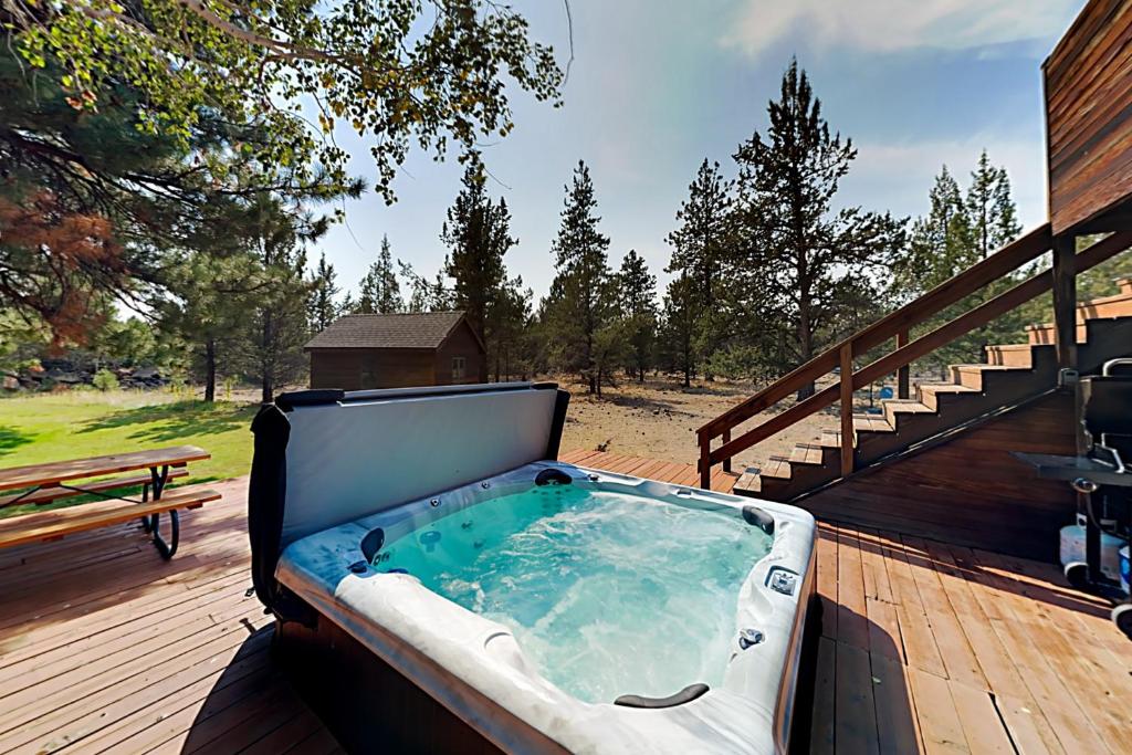 Buck Horn Estate, Sisters (updated prices 2025)