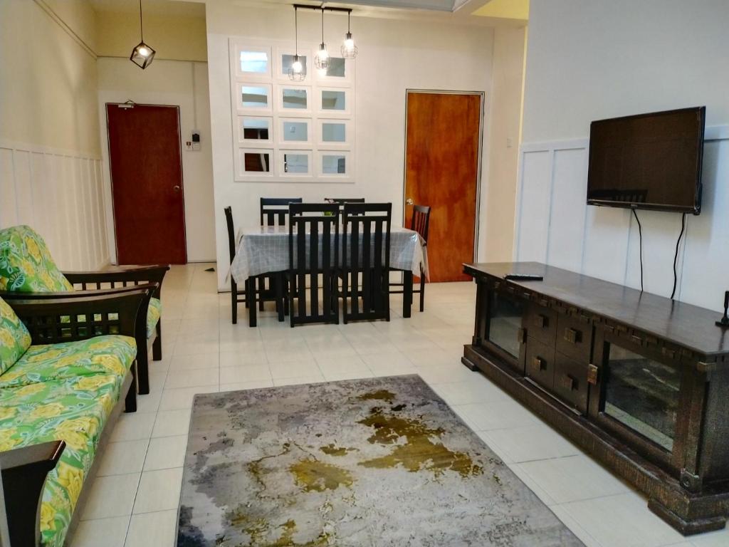 Homestay Kuala Terengganu near Batu Burok, Hospital HSNZ, KTCC Mall ...