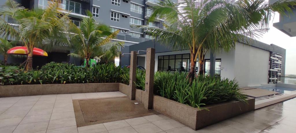 Bukit Rimau Instagrammable 2 Bedroom Apartment With Pool View up to 5 ...