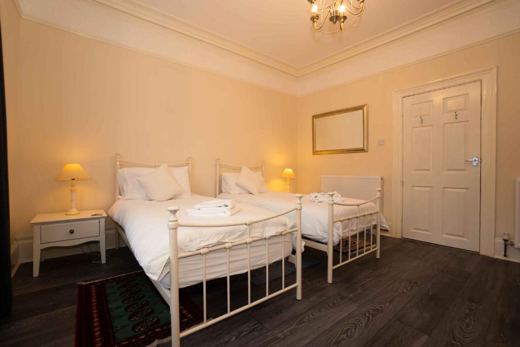 Pass the Keys Beautiful 1bedroom flat, close to the North Bay - Scarborough