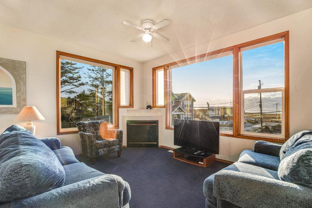 Ocean View Manor, Seaside (updated prices 2026)