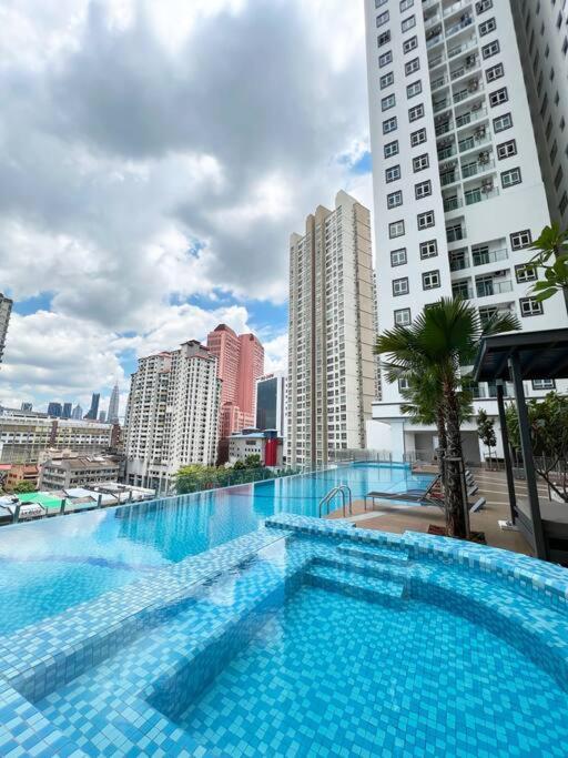 TR Residence Near Titiwangsa LRT By Iconique, Kuala Lumpur (updated ...