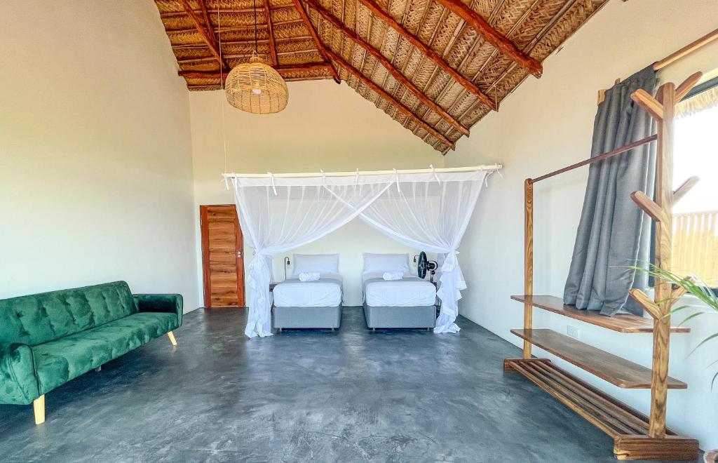 Kumba Lodge, Praia do Tofo (updated prices 2025)
