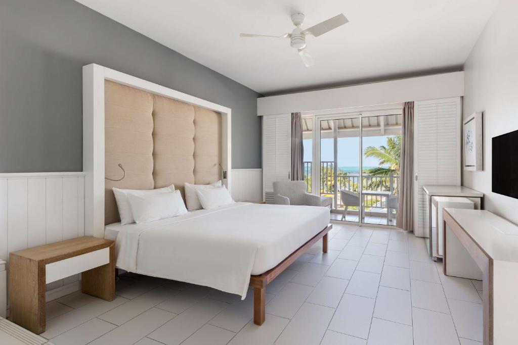 Radisson Blu Azuri Resort & Spa, Roches Noires (updated prices 2025)