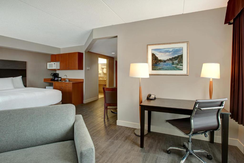Days Inn & Suites by Wyndham Collingwood, Collingwood (updated prices 2025)