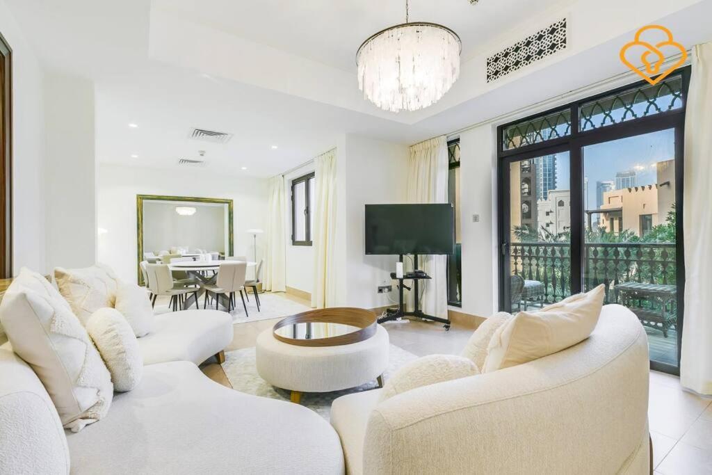 Keysplease 2 BR Minutes from Dubai Mall, Zanzabeel Downtown（ドバイ）：（最新料金 ...