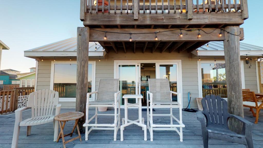 LP6 Well Appointed Home, Large Back Deck, Views of Gulf, Screened in ...