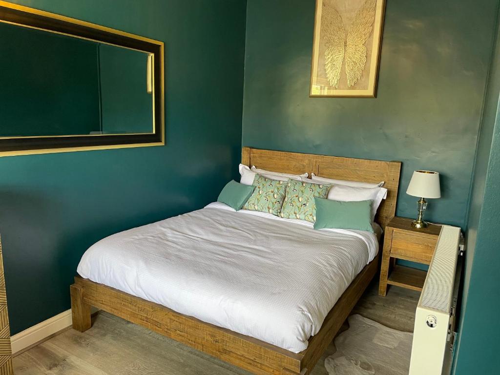 The Hole In The Wall, Little Wilbraham (updated prices 2025)