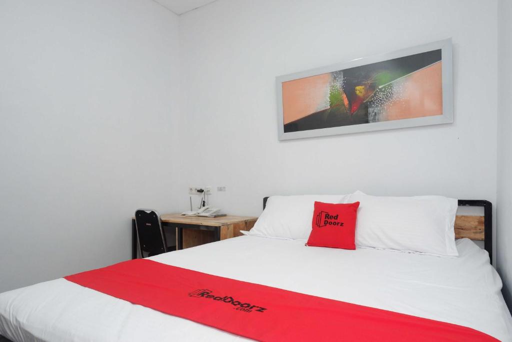 RedDoorz Plus near Patung Kuda Undip, Jatingaleh – Updated 2023 Prices